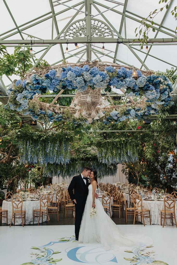 How to Create a Dreamy Wedding Using Blue Hydrangeas (With 25+ Ideas ...